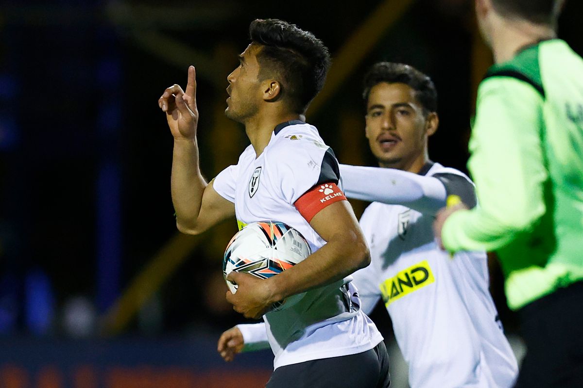 El mexicano Ulises Dávila se vistió de héroe y conquistó el pase a la ...