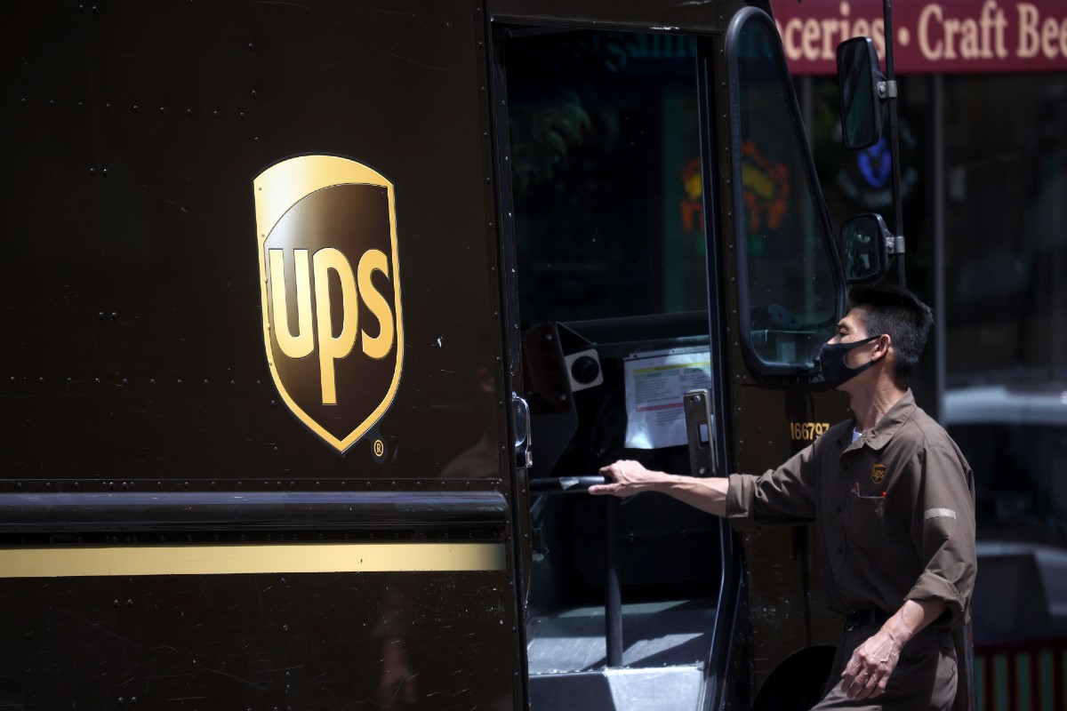 UPS ofrece 100,000 puestos de trabajo para la temporada navideña: 80% ...