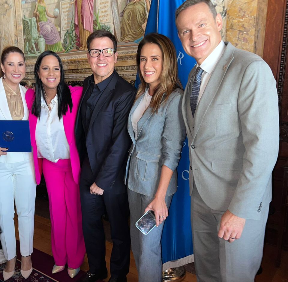 Alan Tacher, Raúl González, Elyangélica, Oly García, entre los 40 ...