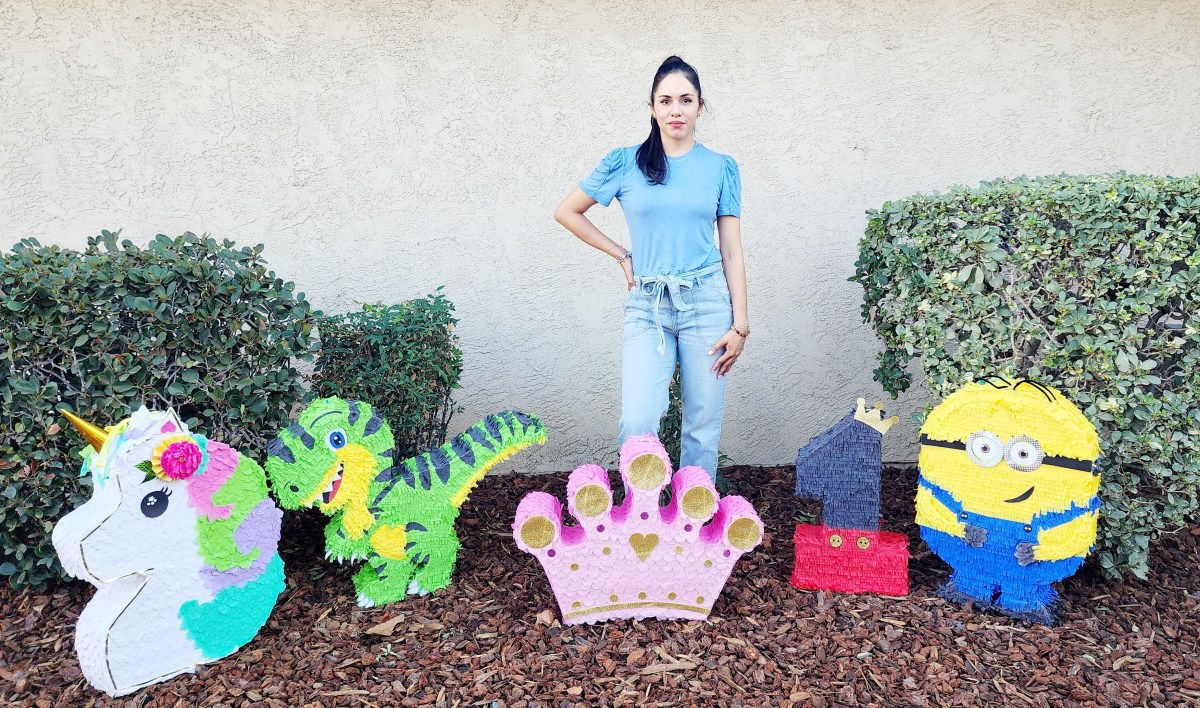 Dos amigas hacen realidad su fantasía y crean un negocio de piñatas ...