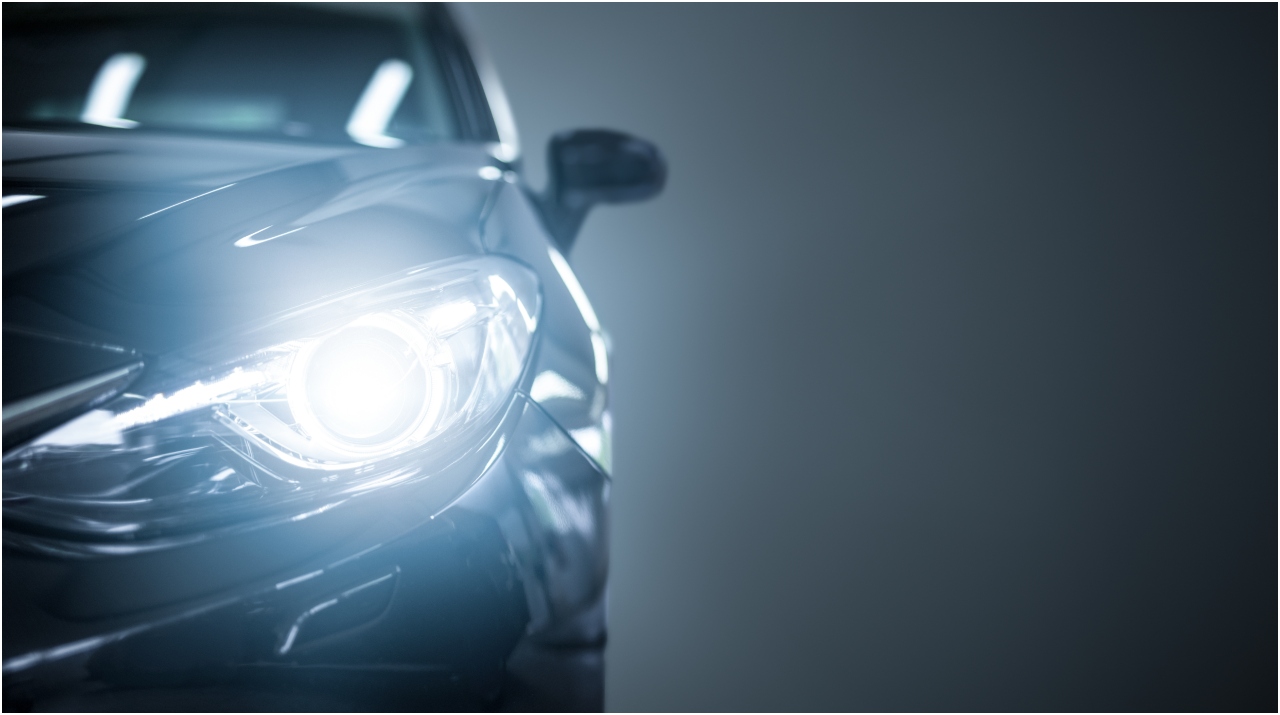 Cómo reemplazar los faros de tu vehículo - La Opinión