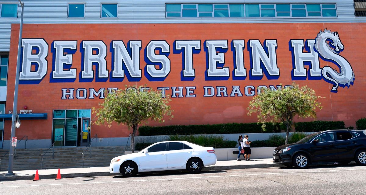 Estudiante de 17 años del Bernstein High School, en Hollywood, es ...