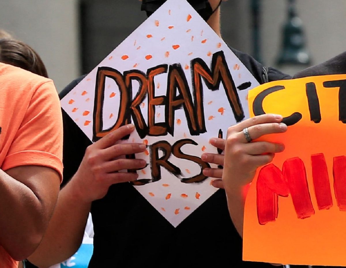 ‘Dreamers’ ganan batalla en Arizona y recibirán financiamiento escolar ...