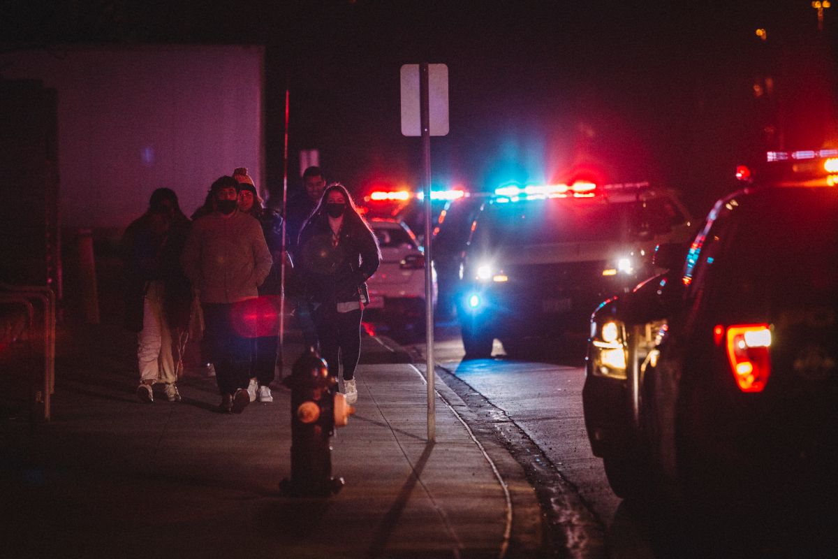 Niño estaba en su baño lavándose las manos y una bala perdida lo mató ...