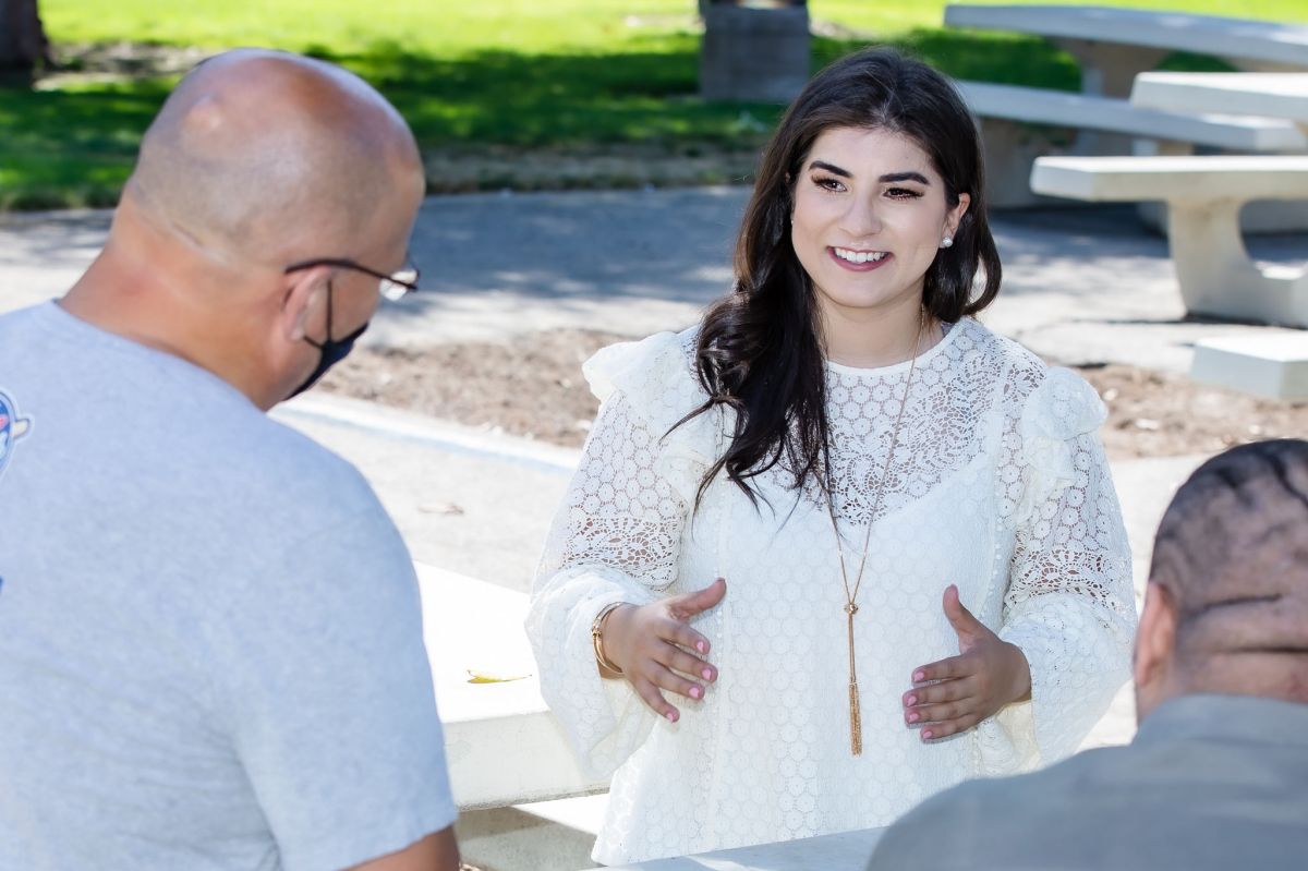 Ruby Navarro se postula para concejal de South Gate - La Opinión