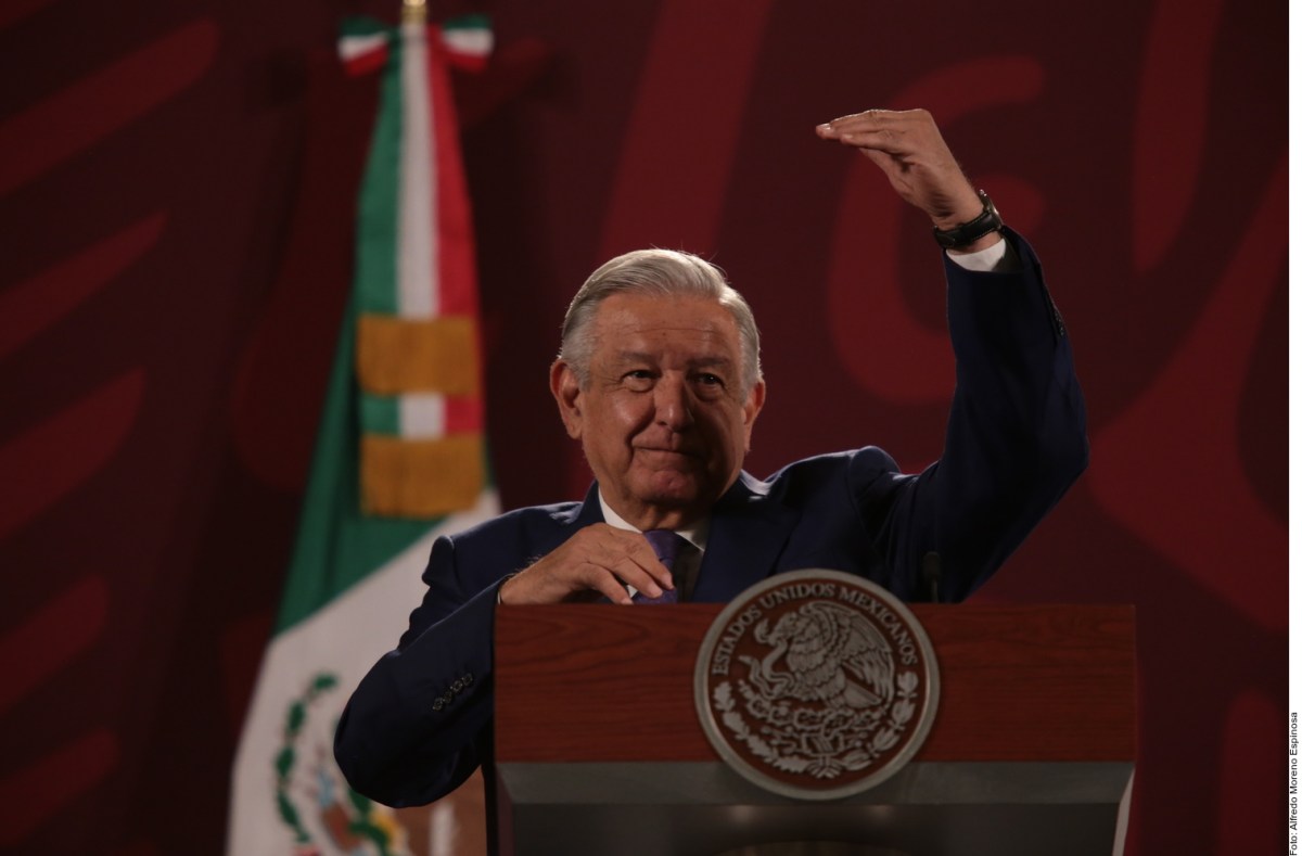 VIDEO: AMLO destaca labor del Ejército que rescató a niño a punto de ...