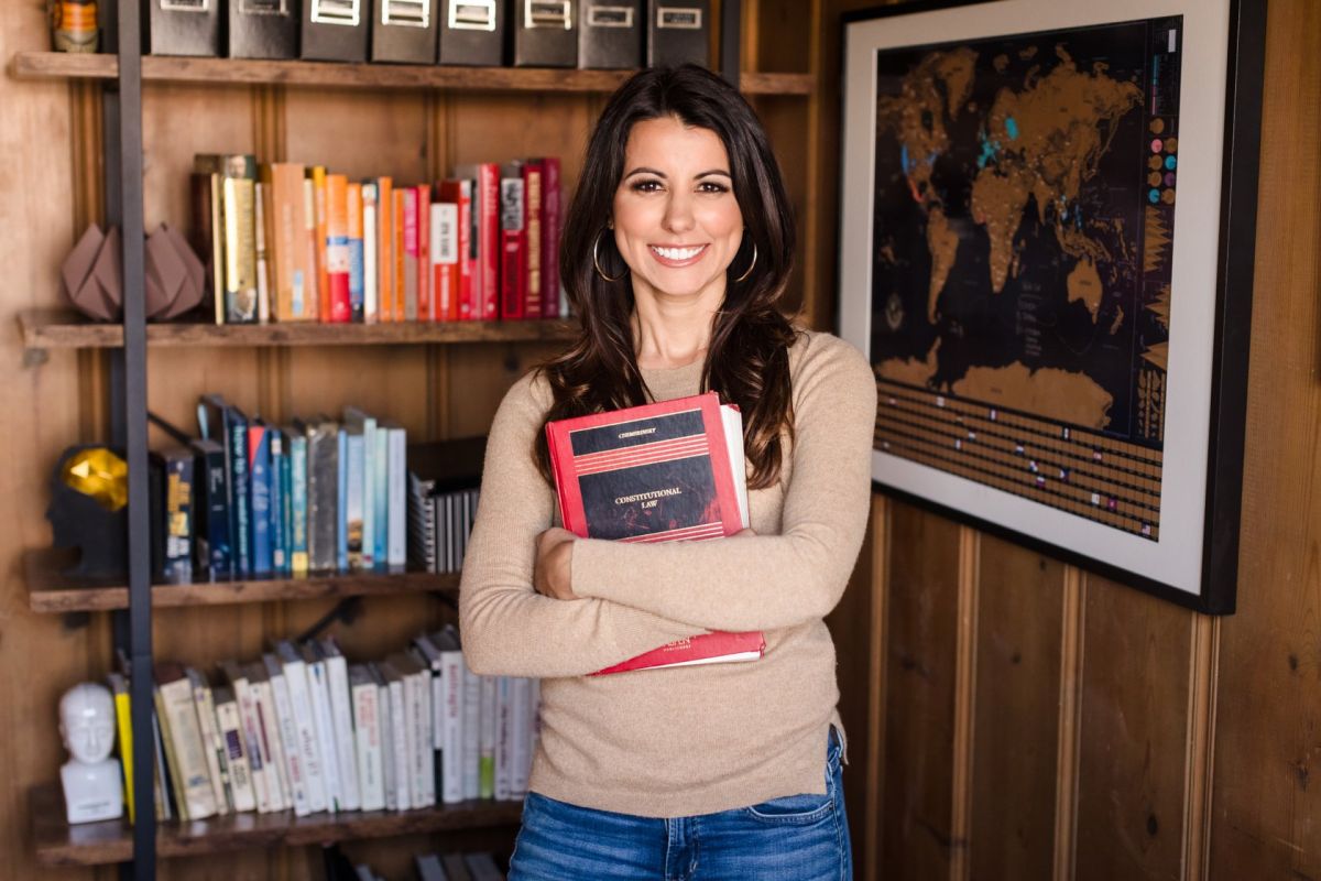 Sara Hernández, la abogada que ha defendido a los migrantes busca ...