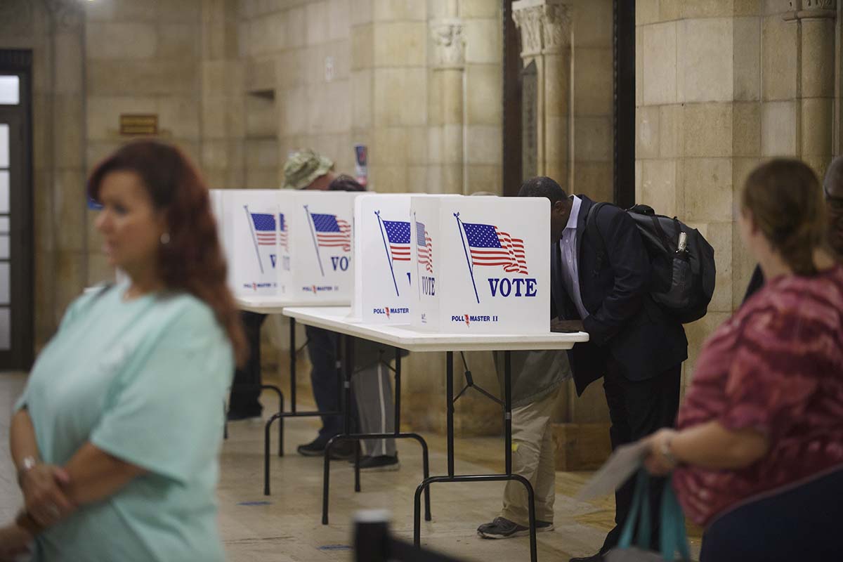 Qué saber sobre delitos electorales a nivel federal - La Opinión