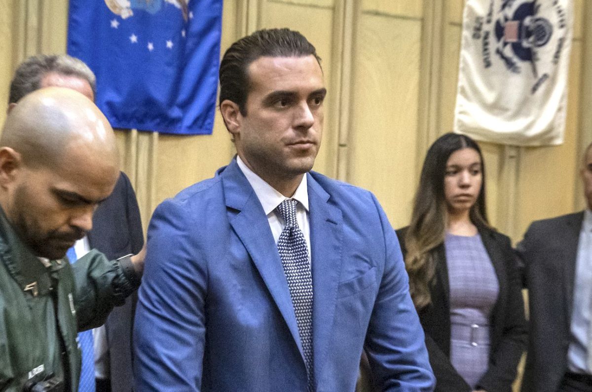 Pablo Lyle reaparece en la corte esposado y con el uniforme de preso ...