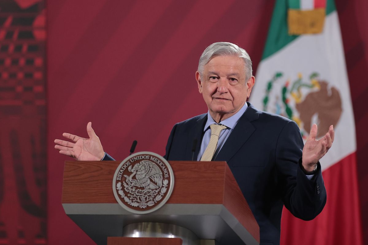 AMLO presume sus “acarreados” para fiesta de cumpleaños: presenta a sus ...