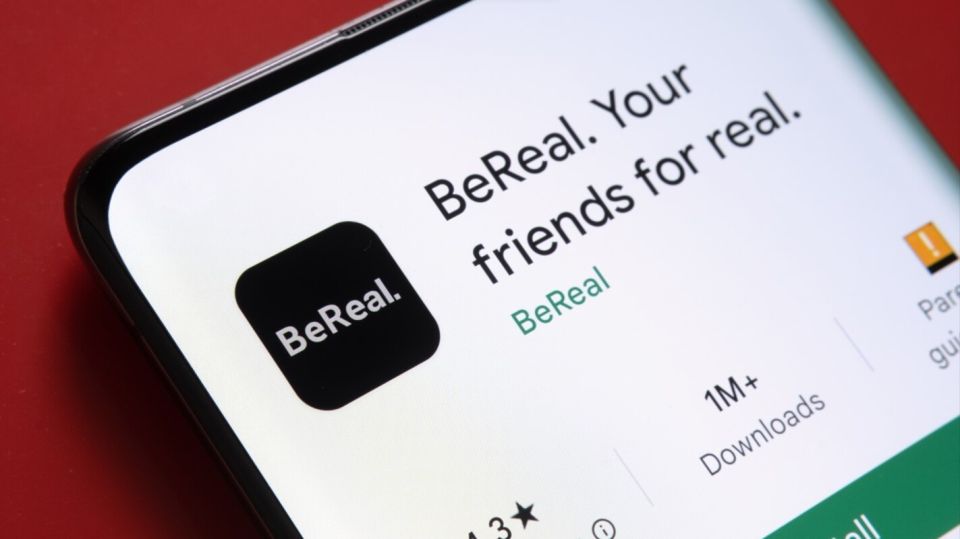 Apple escoge a BeReal como la mejor app de 2022 para iPhone - La Opinión