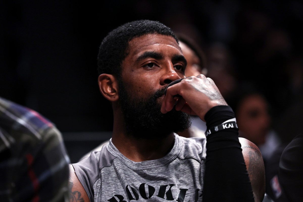 Nike cortó relaciones con Kyrie Irving y suspendió el lanzamiento de ...