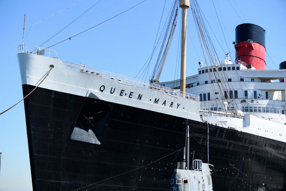 Histórico Queen Mary da la bienvenida en Long Beach a los visitantes ...