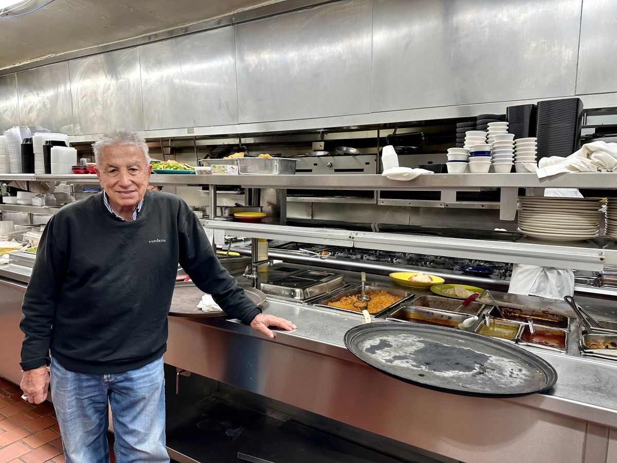 ‘El Cholo’: un siglo de servir comida mexicana en Los Ángeles - La Opinión