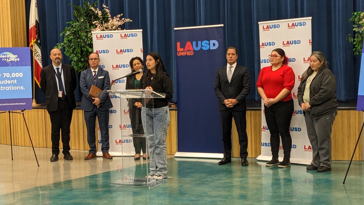 LAUSD ofrece dos días adicionales de clases para los estudiantes que ...