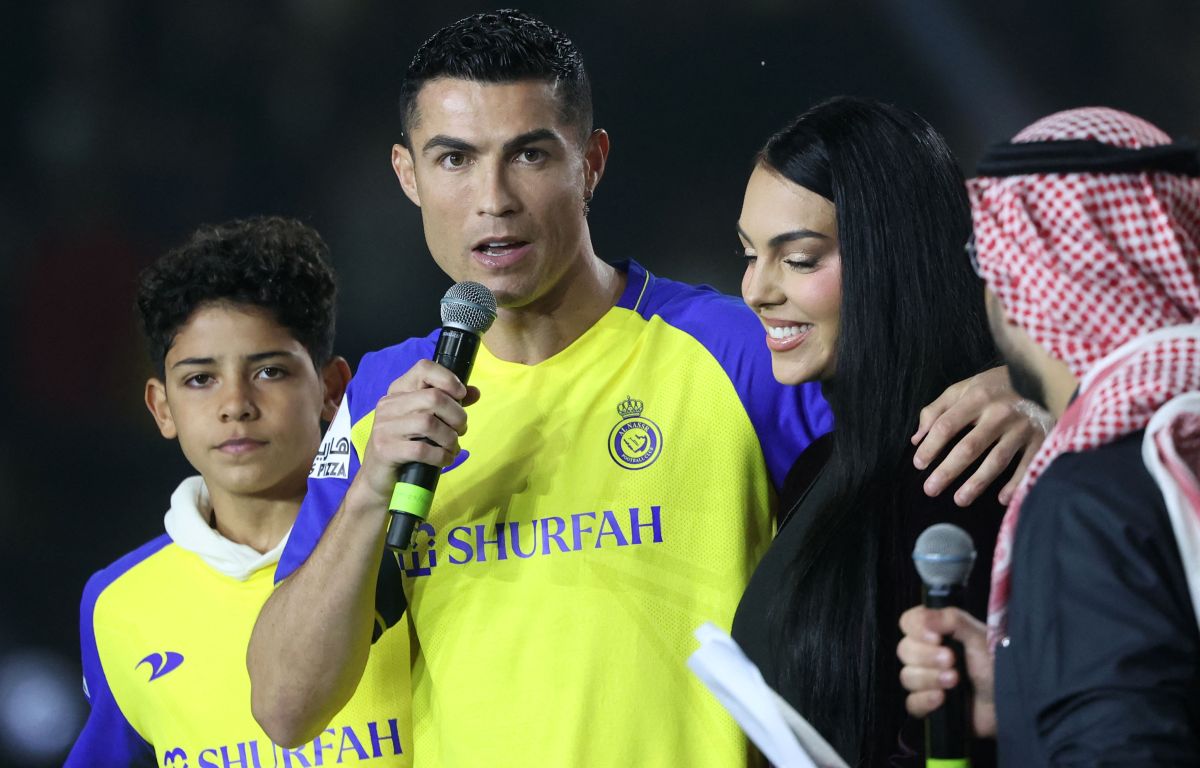 Cristiano Ronaldo enloquece a la fanaticada del Al Nassr con sus ...