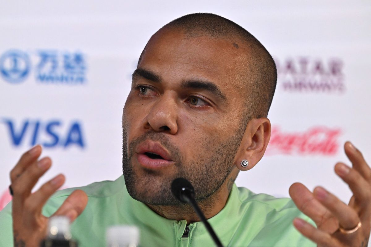 Dani Alves Comparte En La Prisión Con El Ex Guardaespaldas De Ronaldinho Gaucho La Opinión 