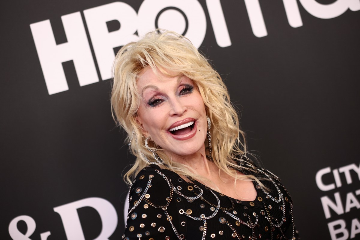 Dolly Parton celebra su cumpleaños 77 anunciando un nuevo disco ...