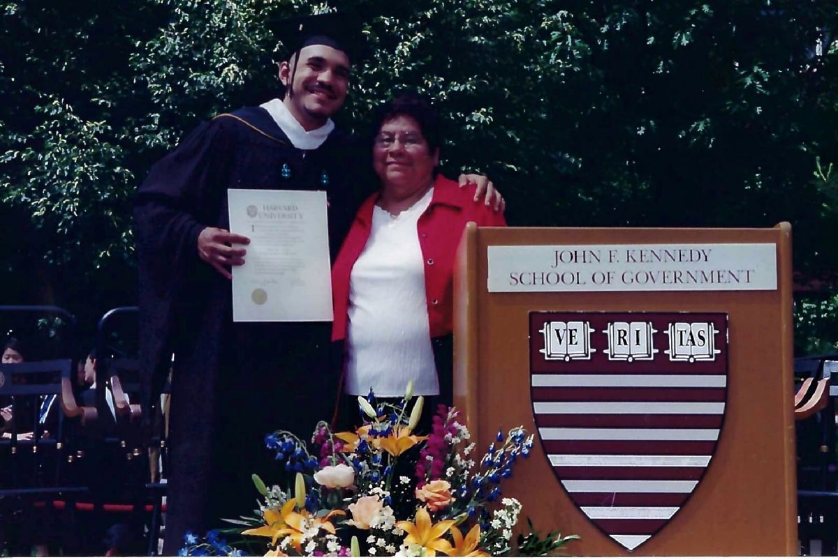 Jesse León transforma su historia de horror en una positiva para llevar ...