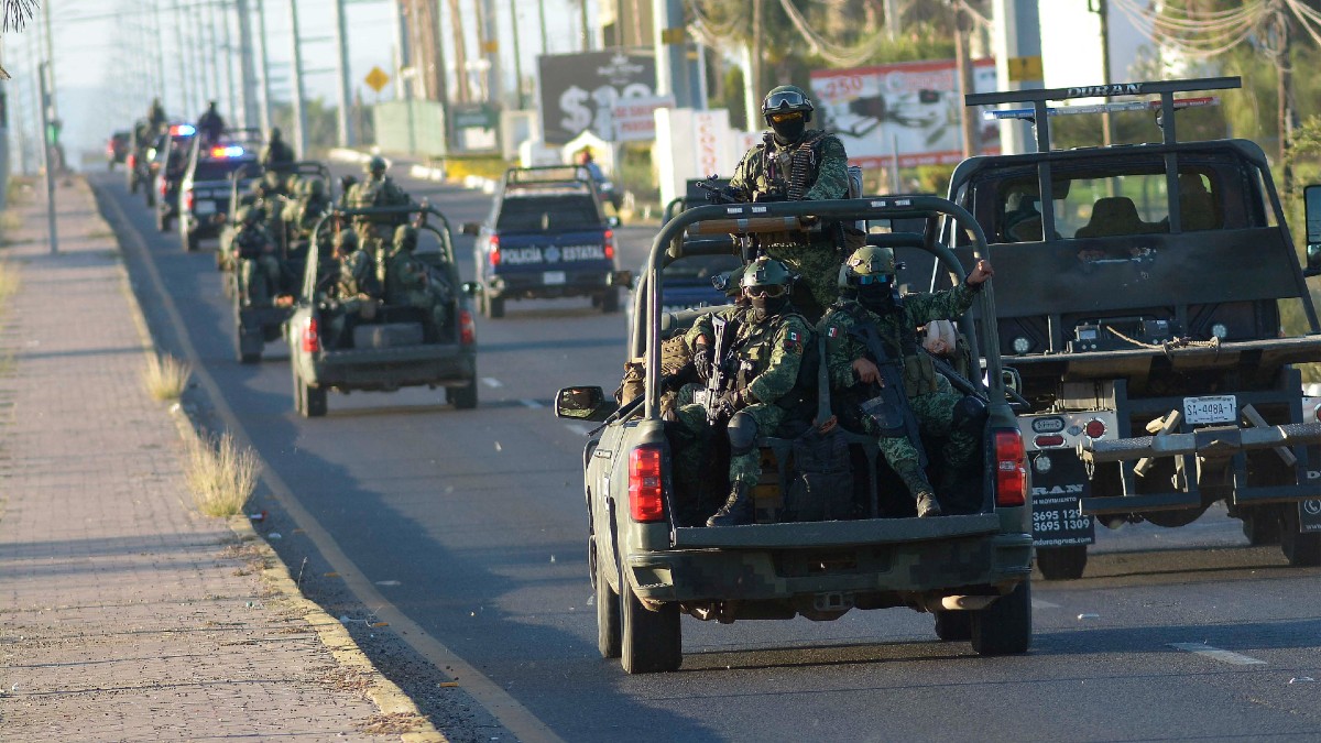 Van por más narcos en Sinaloa: Ejército mexicano envía miles de ...