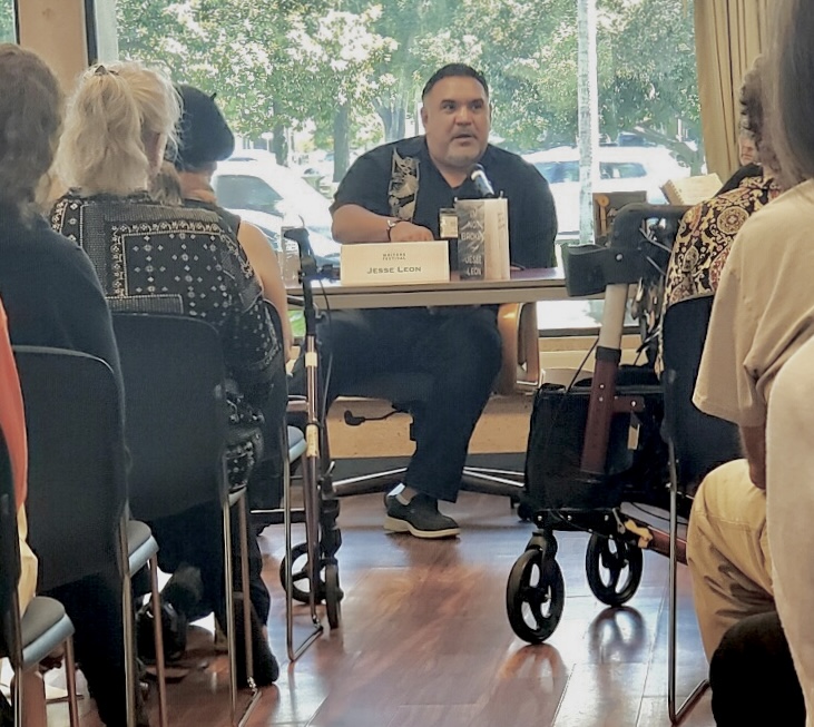 Jesse León transforma su historia de horror en una positiva para llevar ...