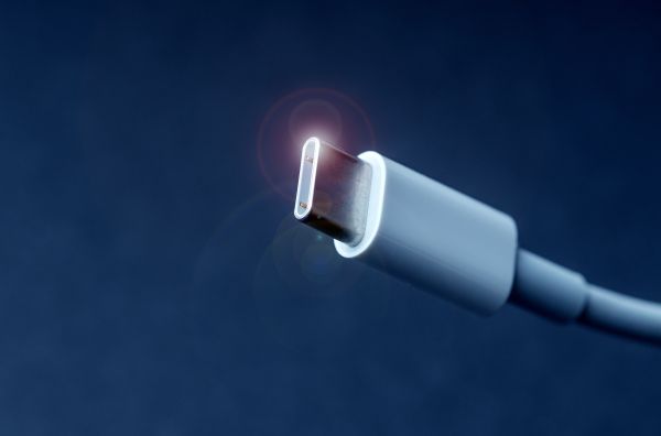 Cómo se diferencian los distintos tipos de cables USB-C - La Opinión