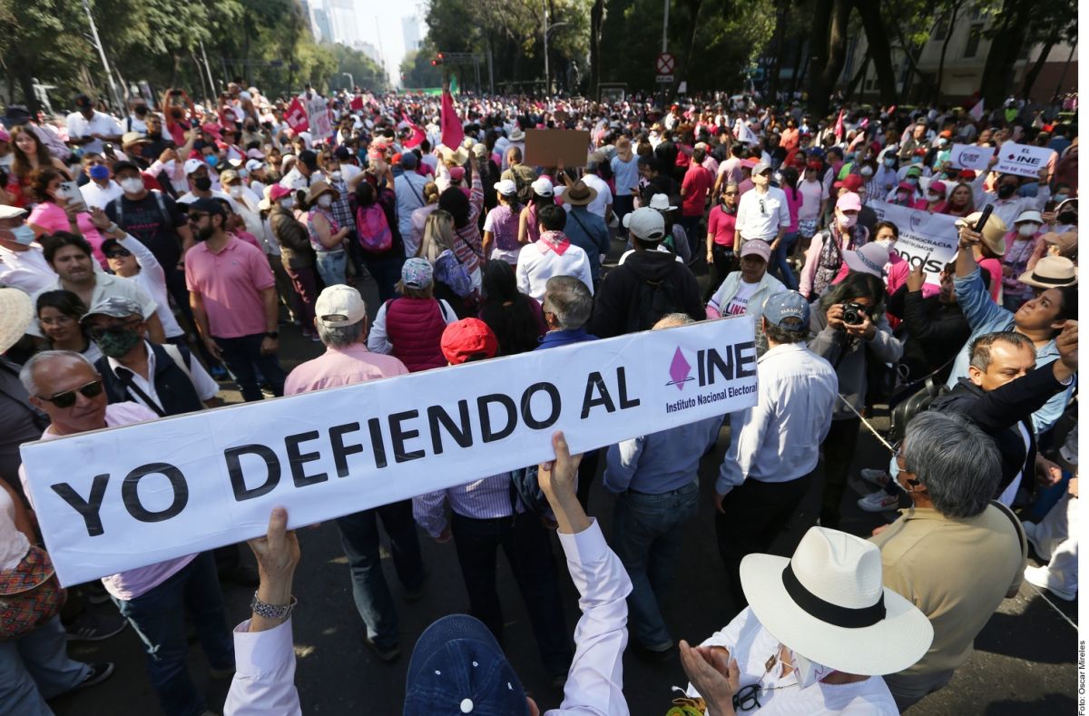 VIDEO: Opositores a AMLO realizan manifestación en contra del “plan B ...