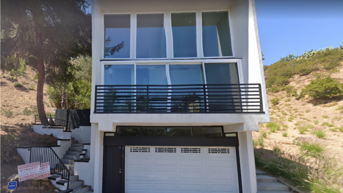 Conoce la original casa que compró Greg Gonzalez, líder de la banda ...