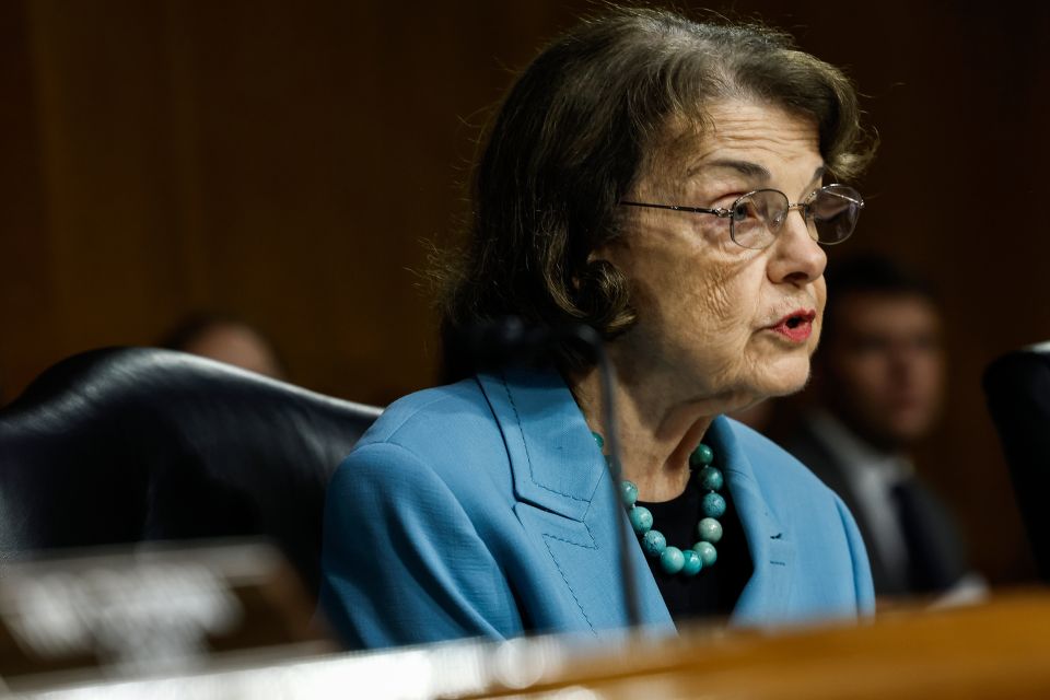 La senadora demócrata de California Dianne Feinstein anunció que se ...