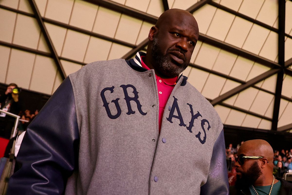 Shaquille O’Neal pidió permiso a Anuel AA para sentarse a su lado en el ...
