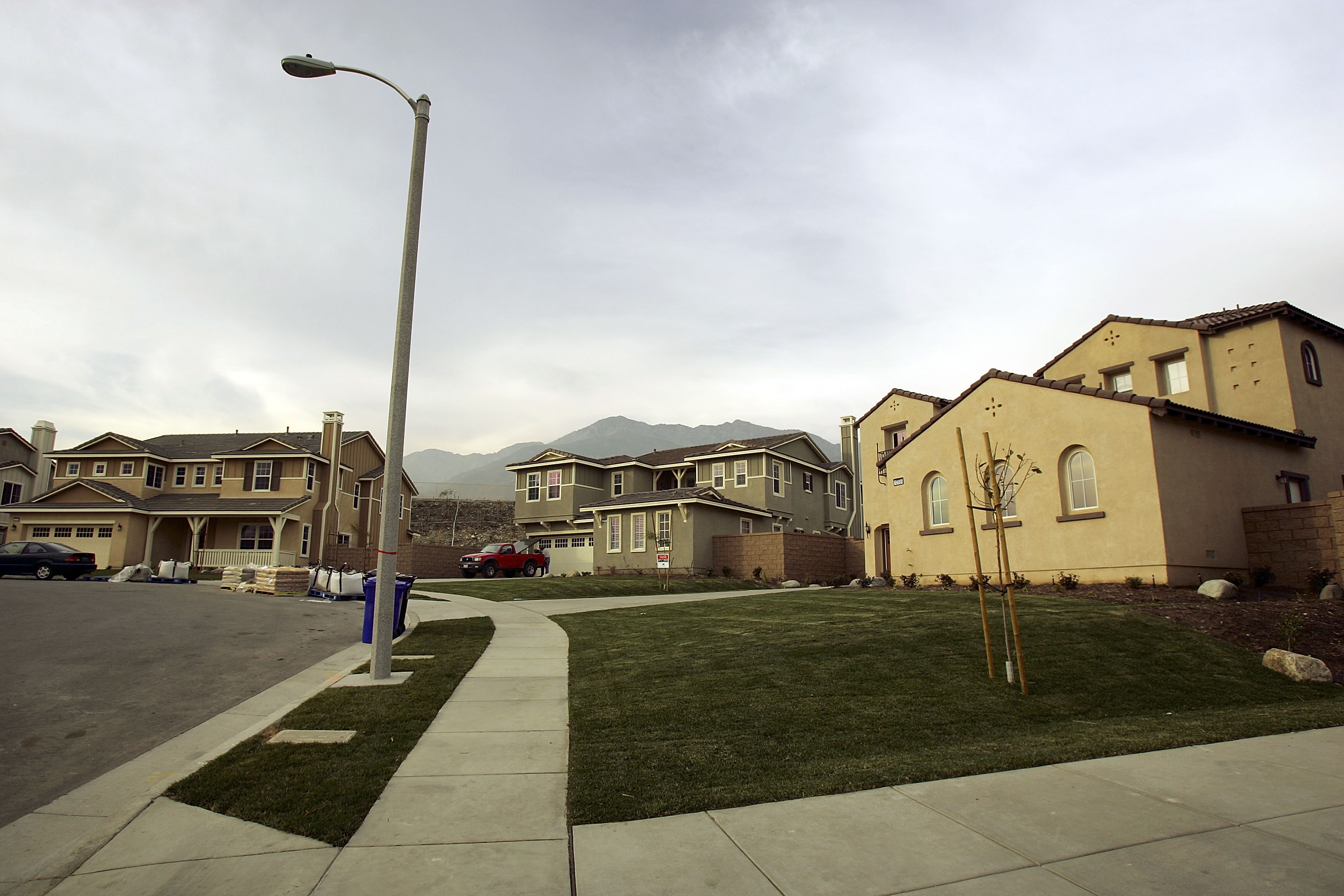 Madre de Texas es acusada por abandonar a sus dos hijos pequeños y ...