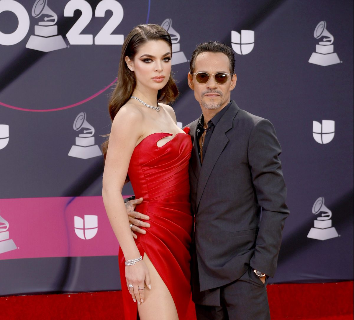 Marc Anthony y Nadia Ferreira confirman que serán padres y comparten foto de la pancita en ...