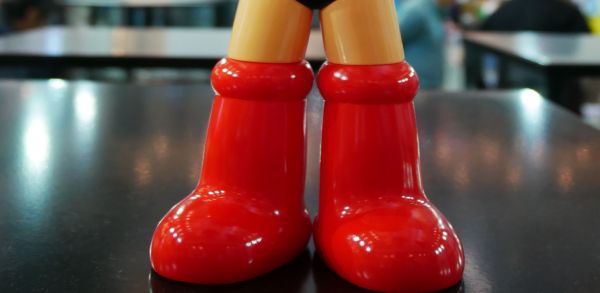 Cuánto cuestan las Big Red Boot o “Astro boots” de la nueva colección ...