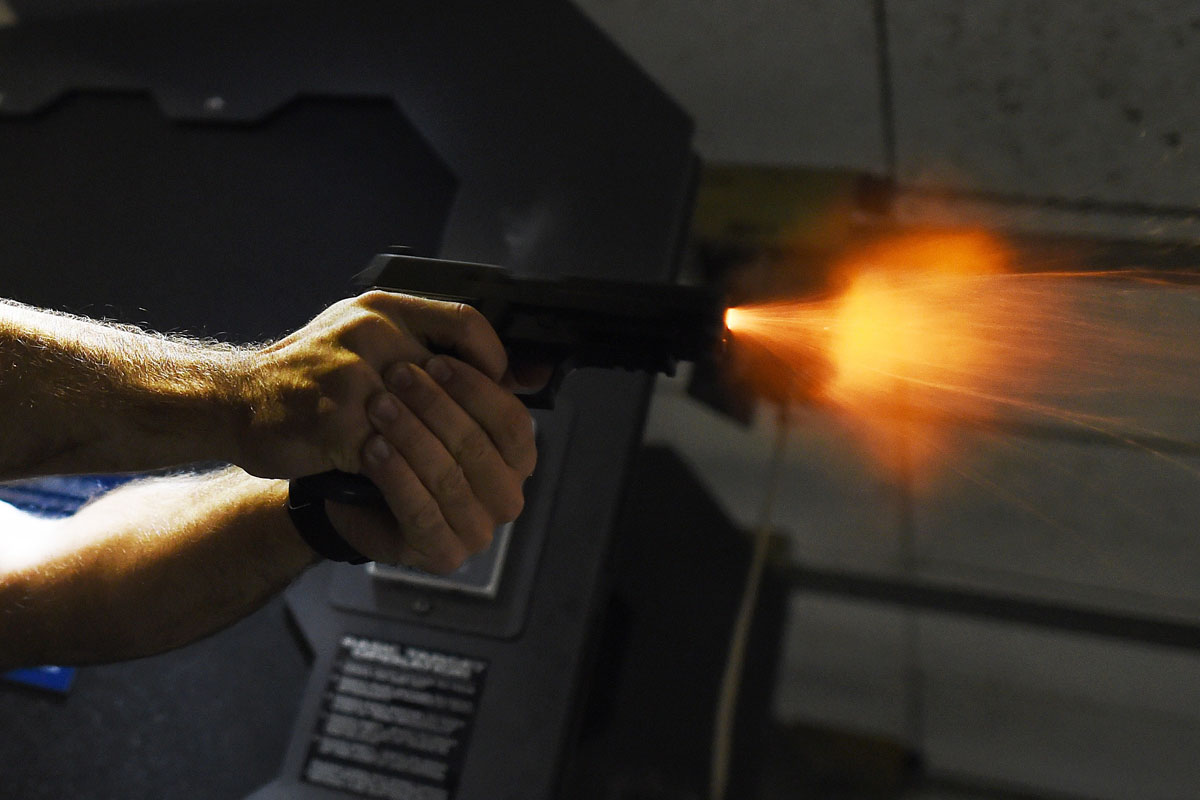 Mujer de Virginia recibe un disparo después de ingresar desnuda a un ...