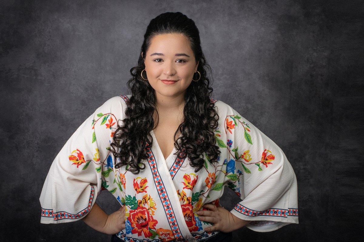 Sofía López brilla en "Corteo" - La Opinión