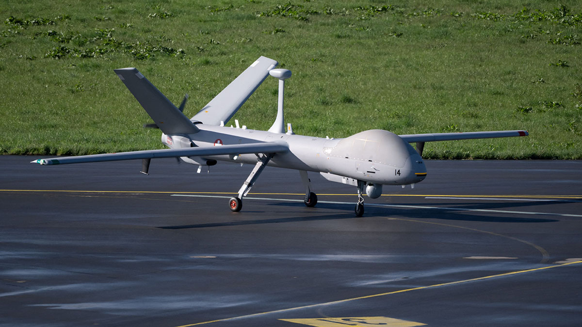 Preparan flotilla de 200 drones aéreos y acuáticos para enfrentar al narco en México - La Opinión