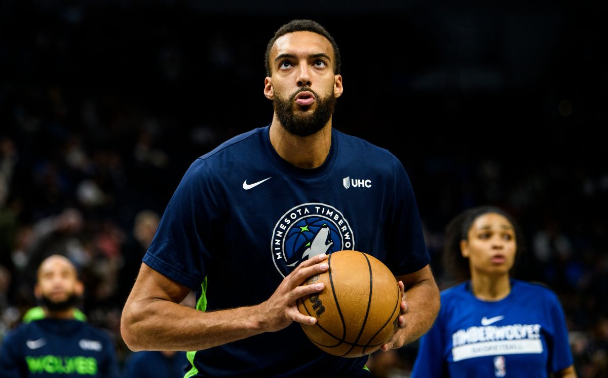 NBA: Rudy Gobert de Timberwolves agredió a su compañero con un puñetazo ...