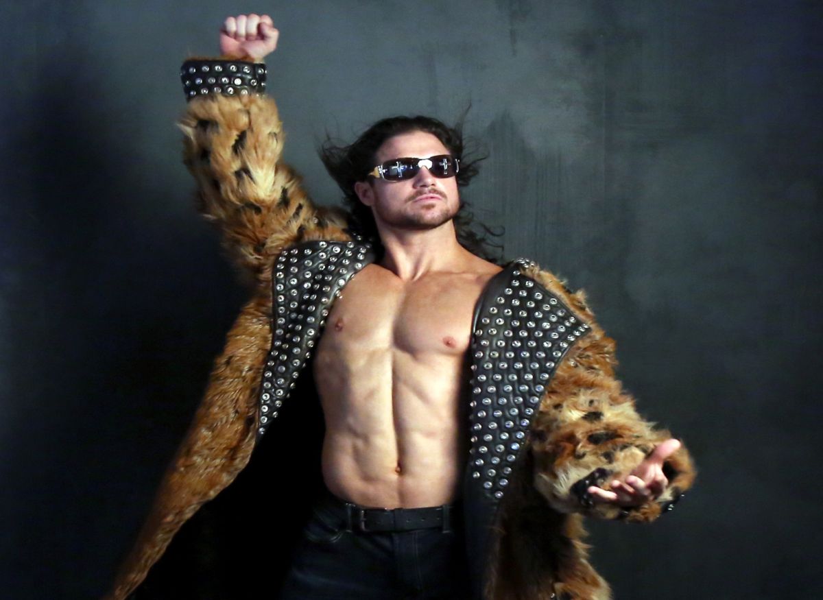 Jonh Morrison, leyenda de la WWE, noquea en su debut en el boxeo y reta ...