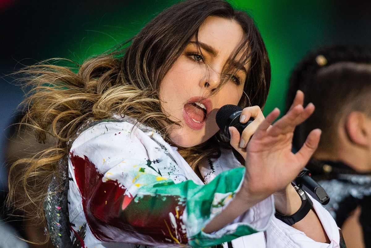 Belinda hace realidad sueño de fan invidente al subirla al escenario ...