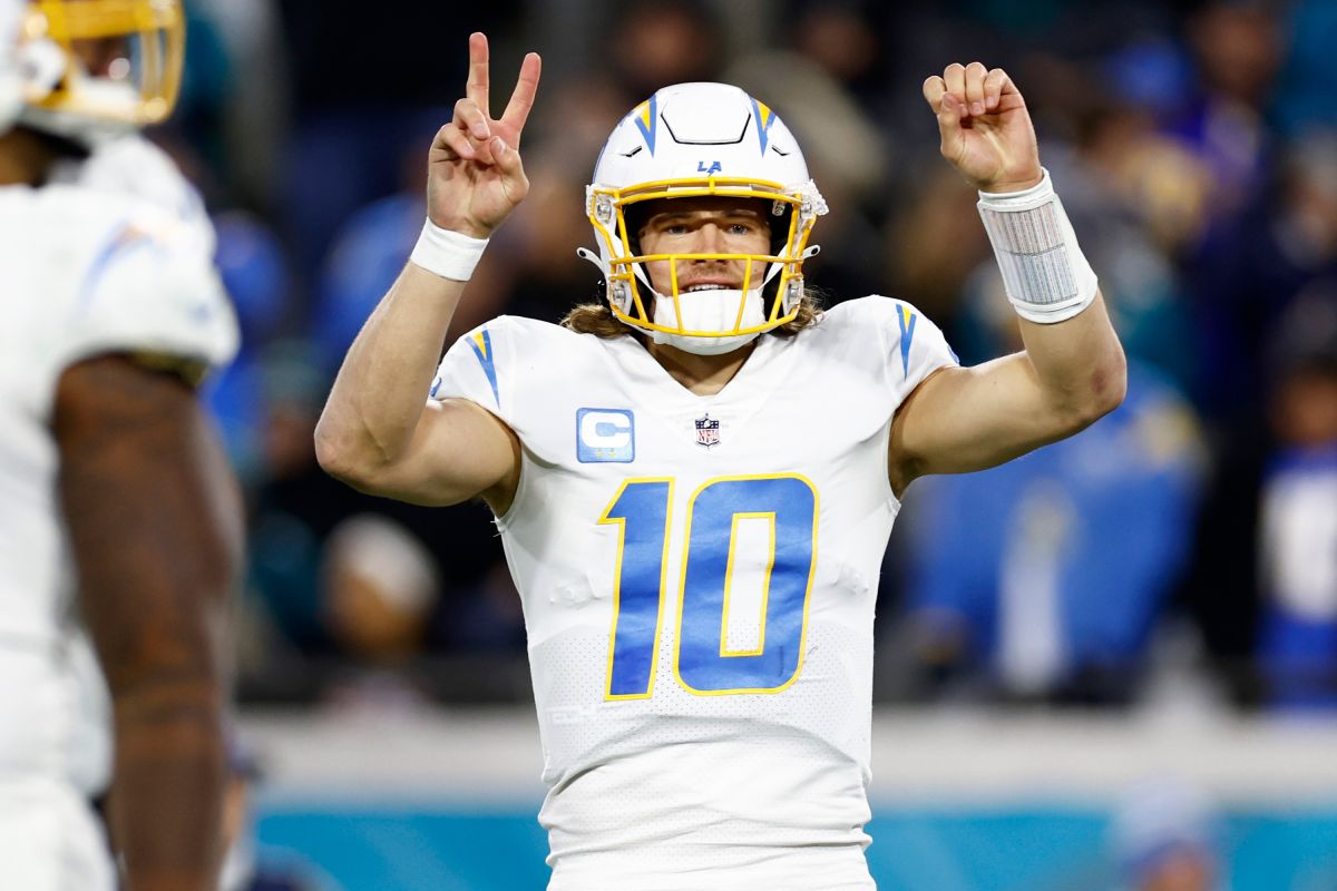 Los Ángeles Chargers y el quarterback Justin Herbert estarían ...