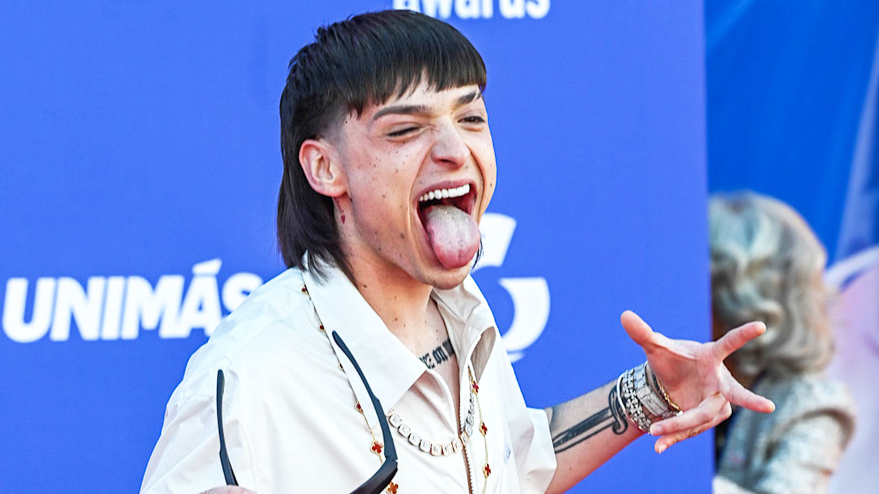 Peso Pluma revela la cómica historia detrás de su corte de cabello - La ...