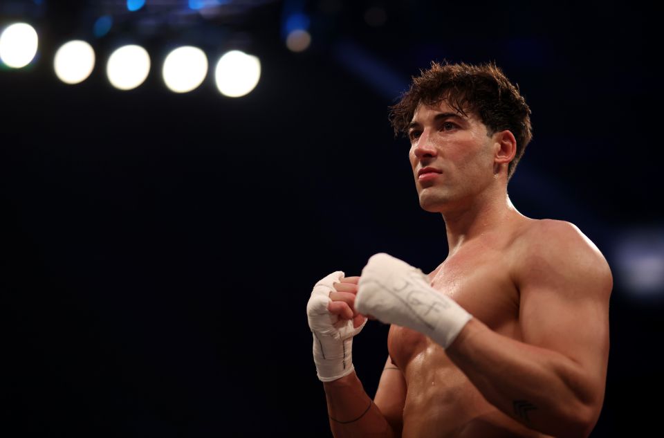 Youtuber ‘Viruzz’ se consagra en la cartelera de DAZN con salvaje KO ...