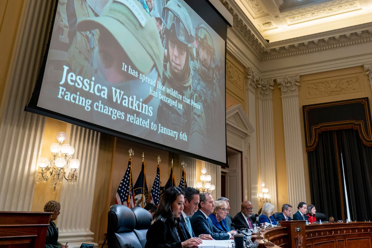 Jessica Watkins, miembro de Oath Keepers, es sentenciada a 8 años y ...