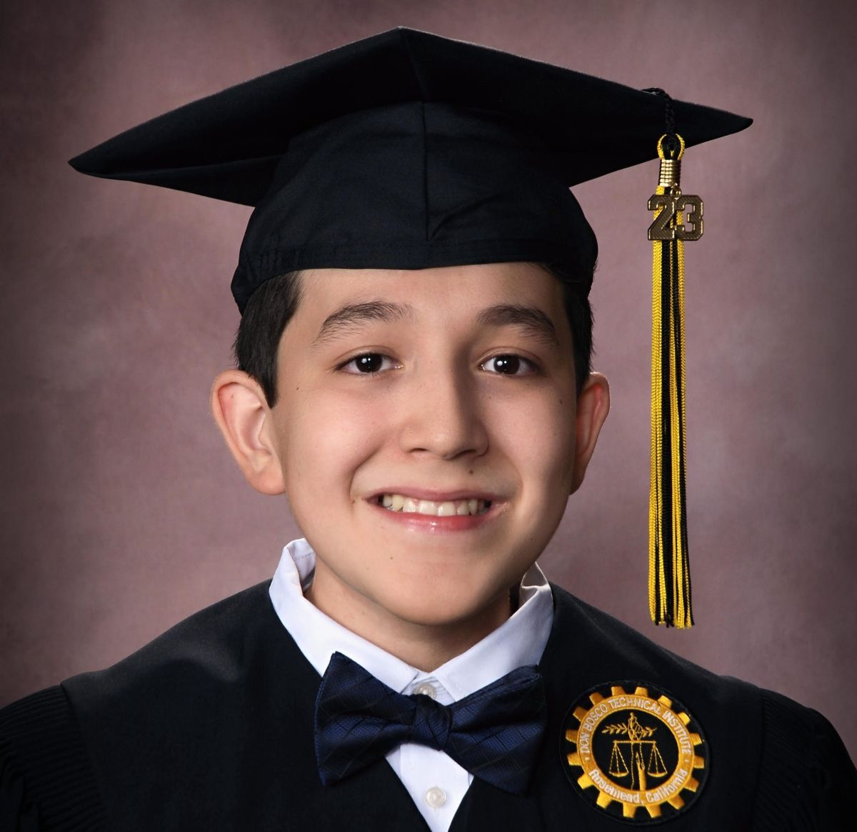 Niño latino gana cinco becas para estudiar ingeniería biomédica en USC ...