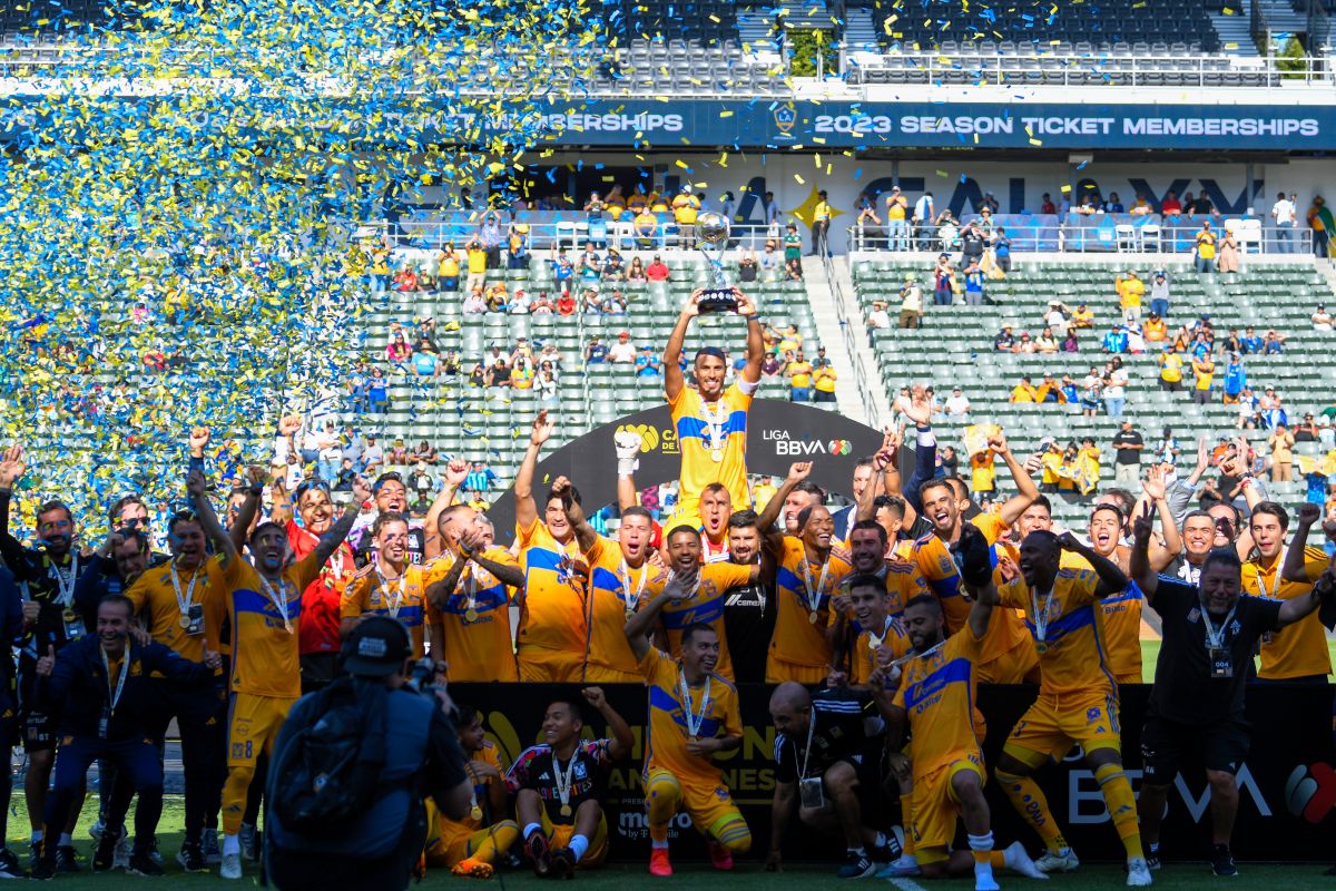 Tigres levanta su segundo trofeo en un mes: supera a Pachuca y es el ...