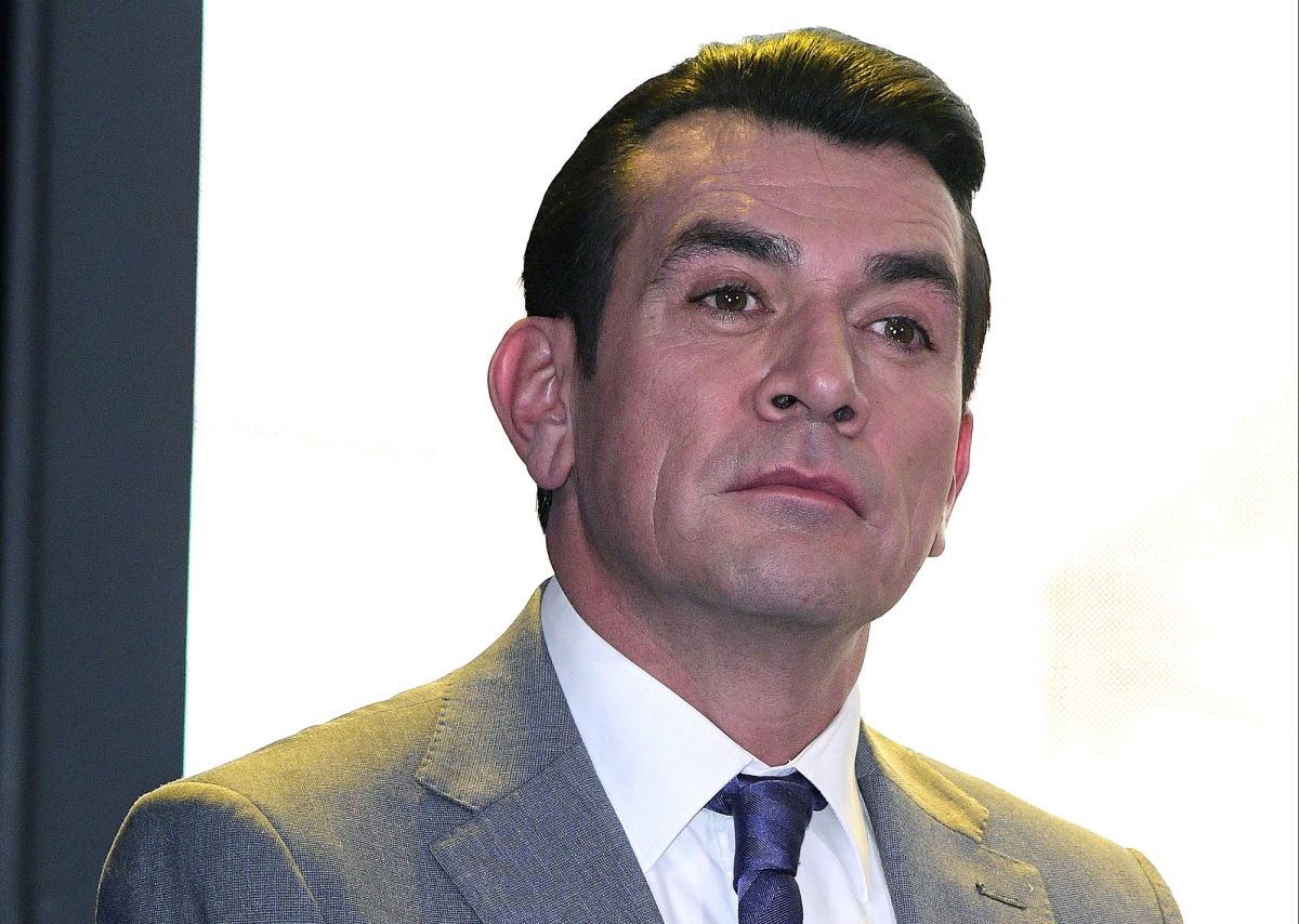 Jorge Salinas tiene un nuevo altercado con reportero en una alfombra ...