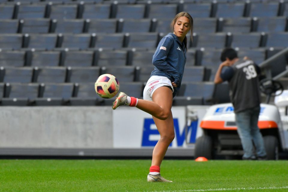 Futbolista Nikkole Teja se defiende de críticas a su contenido en ...