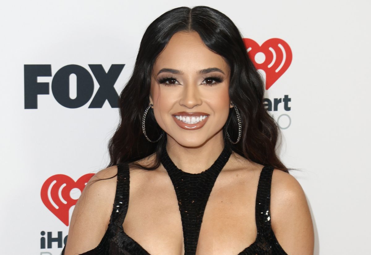 Becky G muestra su rutina de ejercicios para fortalecer los glúteos - La Opinión