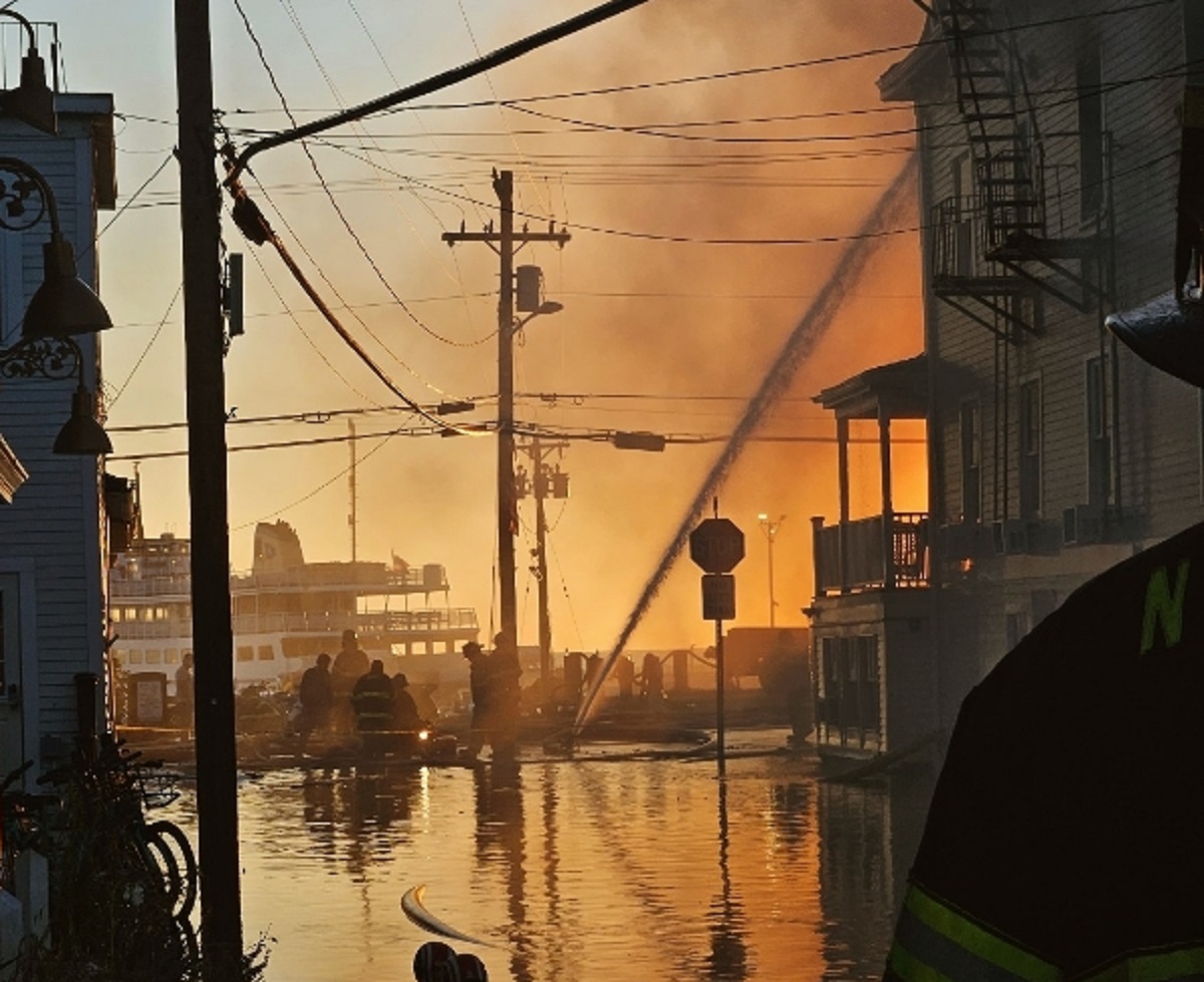 Incendio en histórico hotel provocó estado de emergencia en pequeña ...