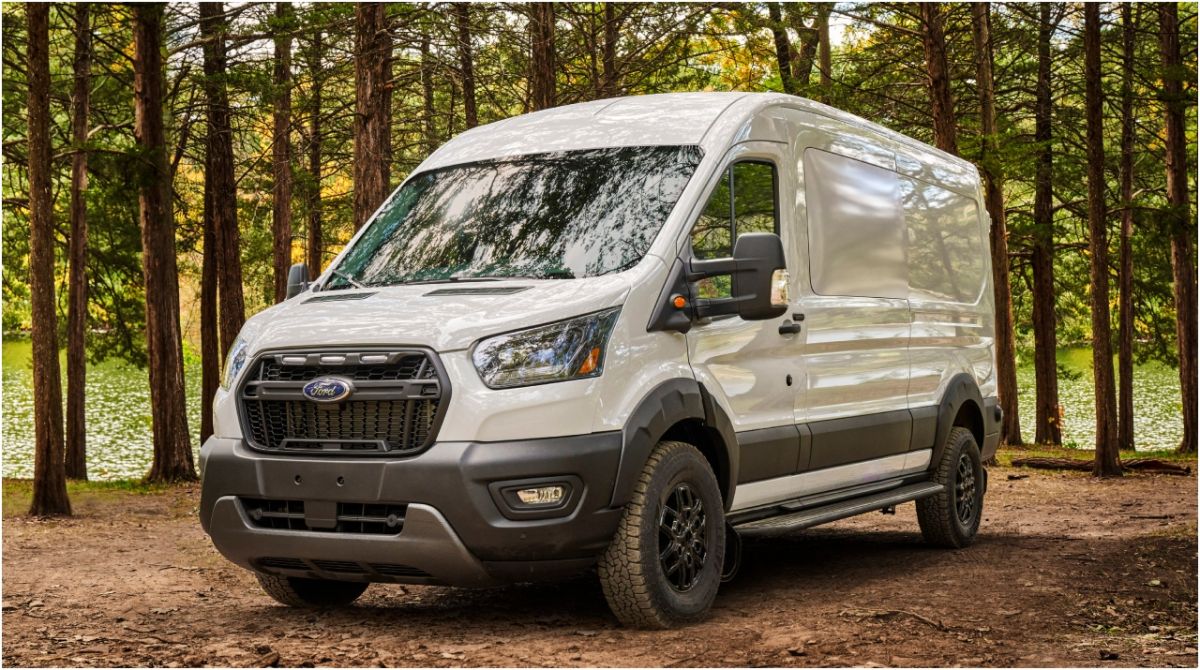 Ford Transit Trail 2023: Ideal para transporte de carga - La Opinión